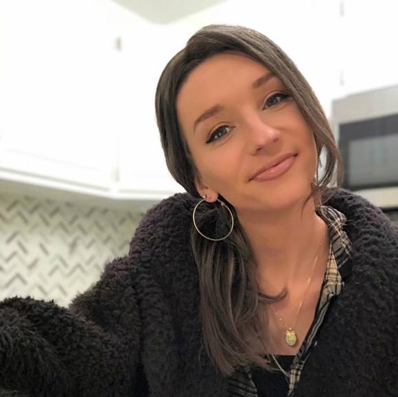 Skyler's Closet (@skylerlyons1) | Poshmark